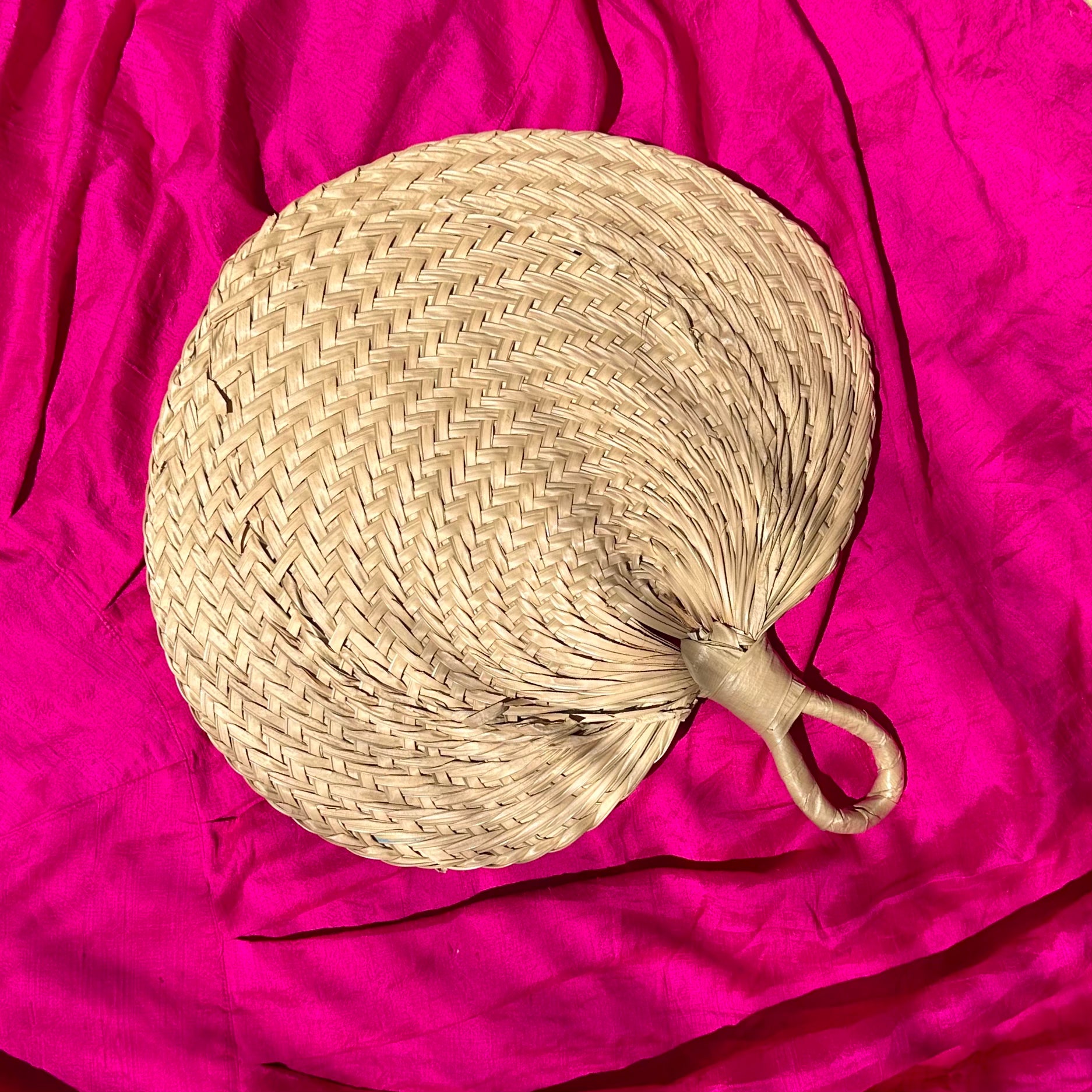 Pamaypay / Fan (Natural) – Magenta House
